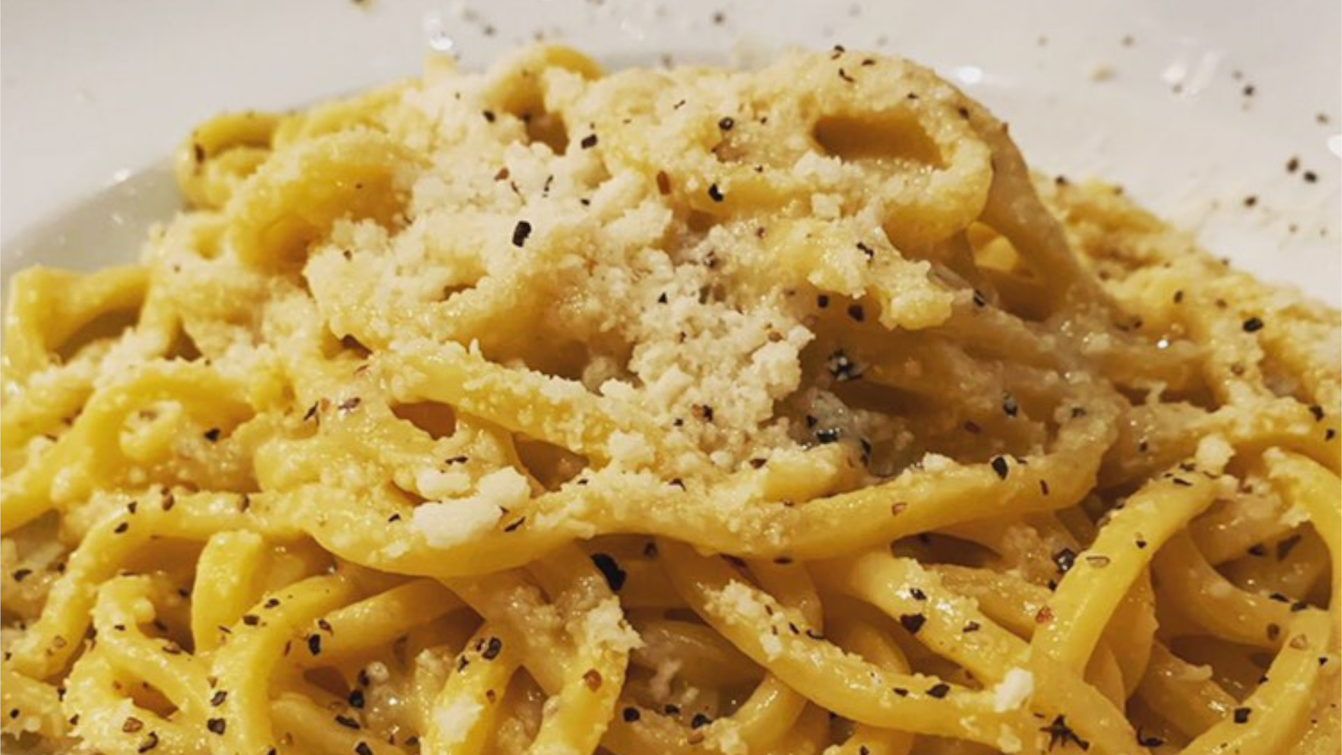 La storia della cacio e pepe | Palati a Spasso